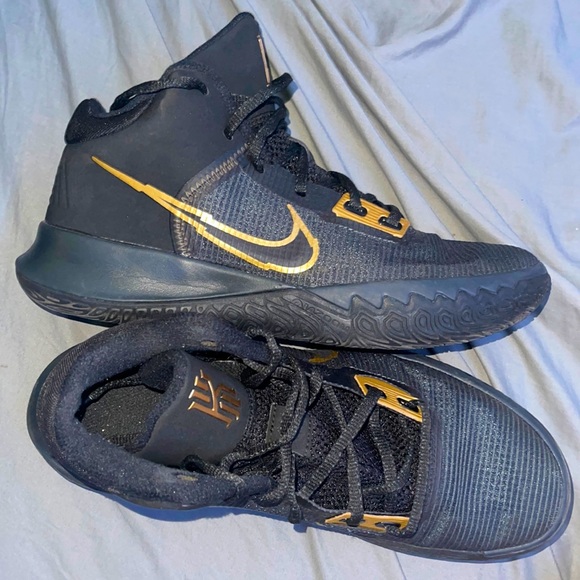 Nike | Shoes | Kyrie Flytrap 4s Only Worn 34 Times | Poshmark